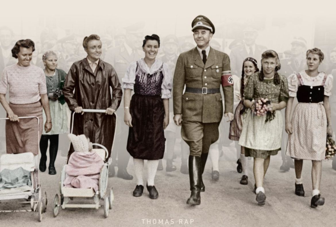 'Albert Speer wist ook Harry Mulisch om de tuin te leiden ...